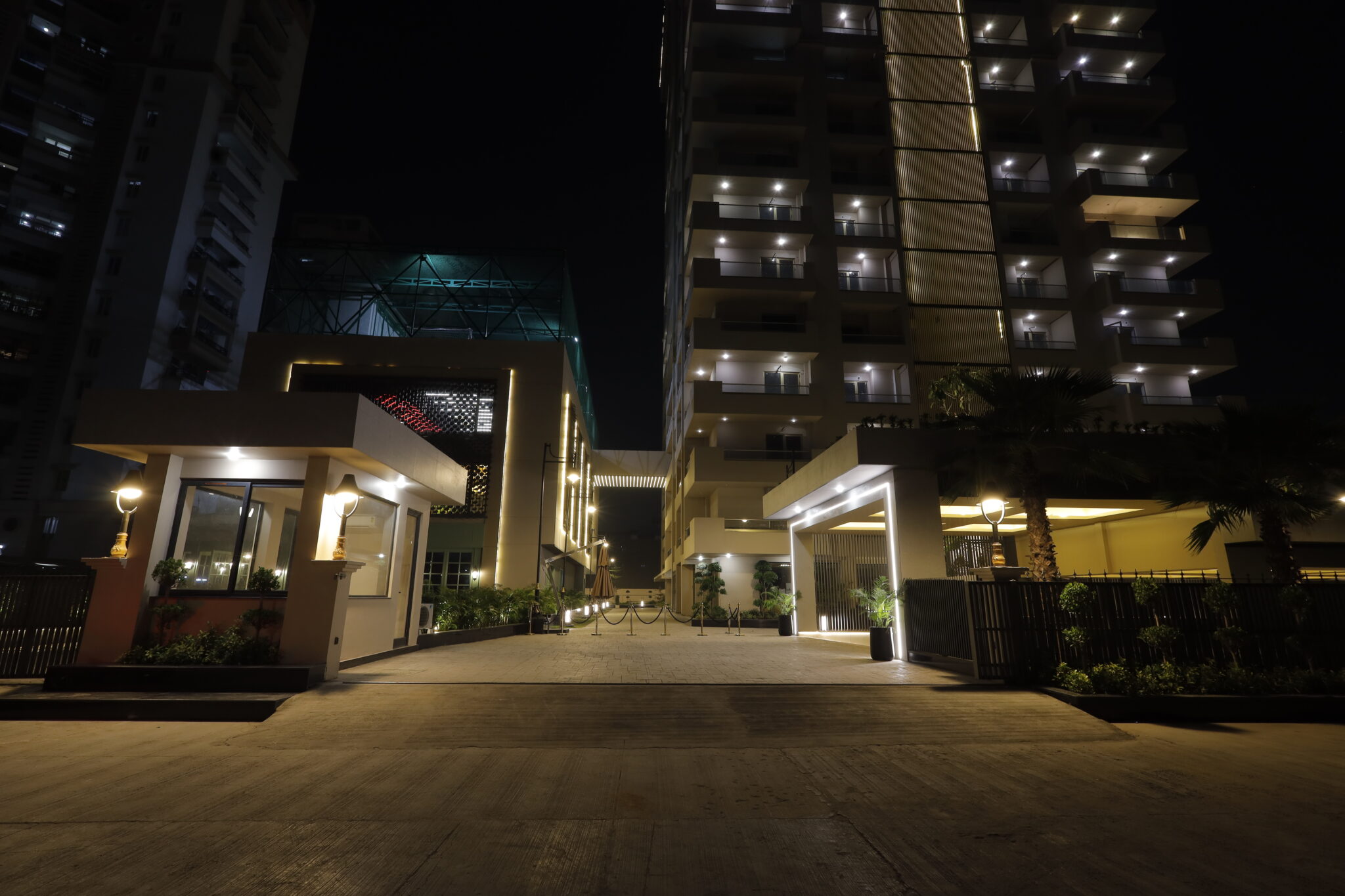 Luxury Homz - Property Consultants in Ramprastha Greens, Vaishali